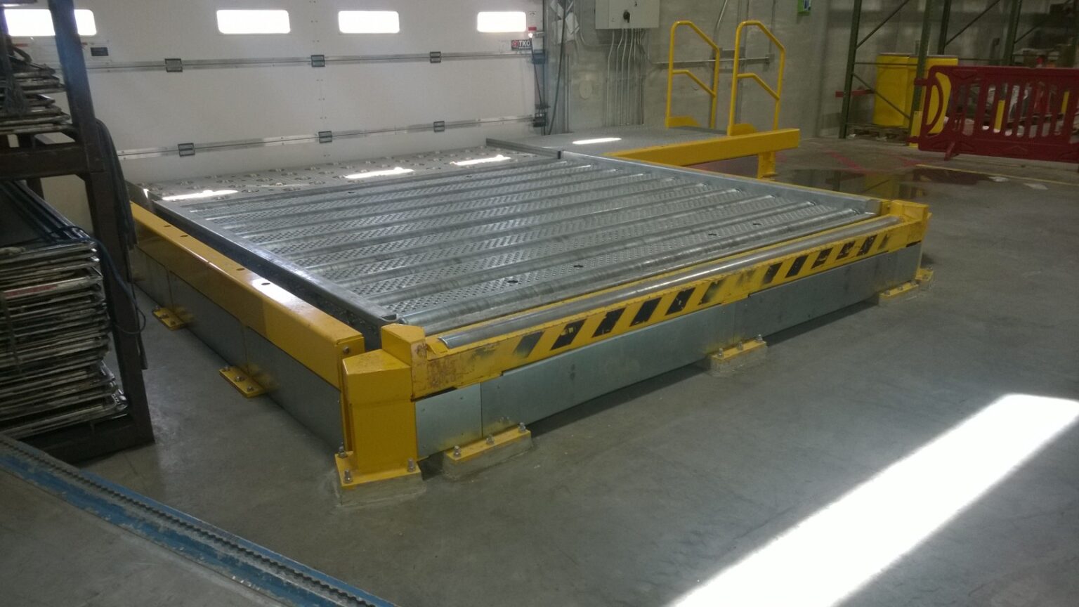 Customer story: ULD Handling System for Swissport at Chicago O'Hare ...